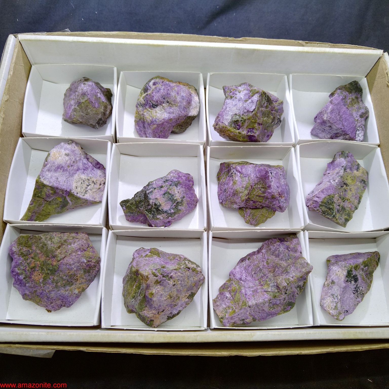 Wholesale minerals, rocks, gems and crystals sold by the flat