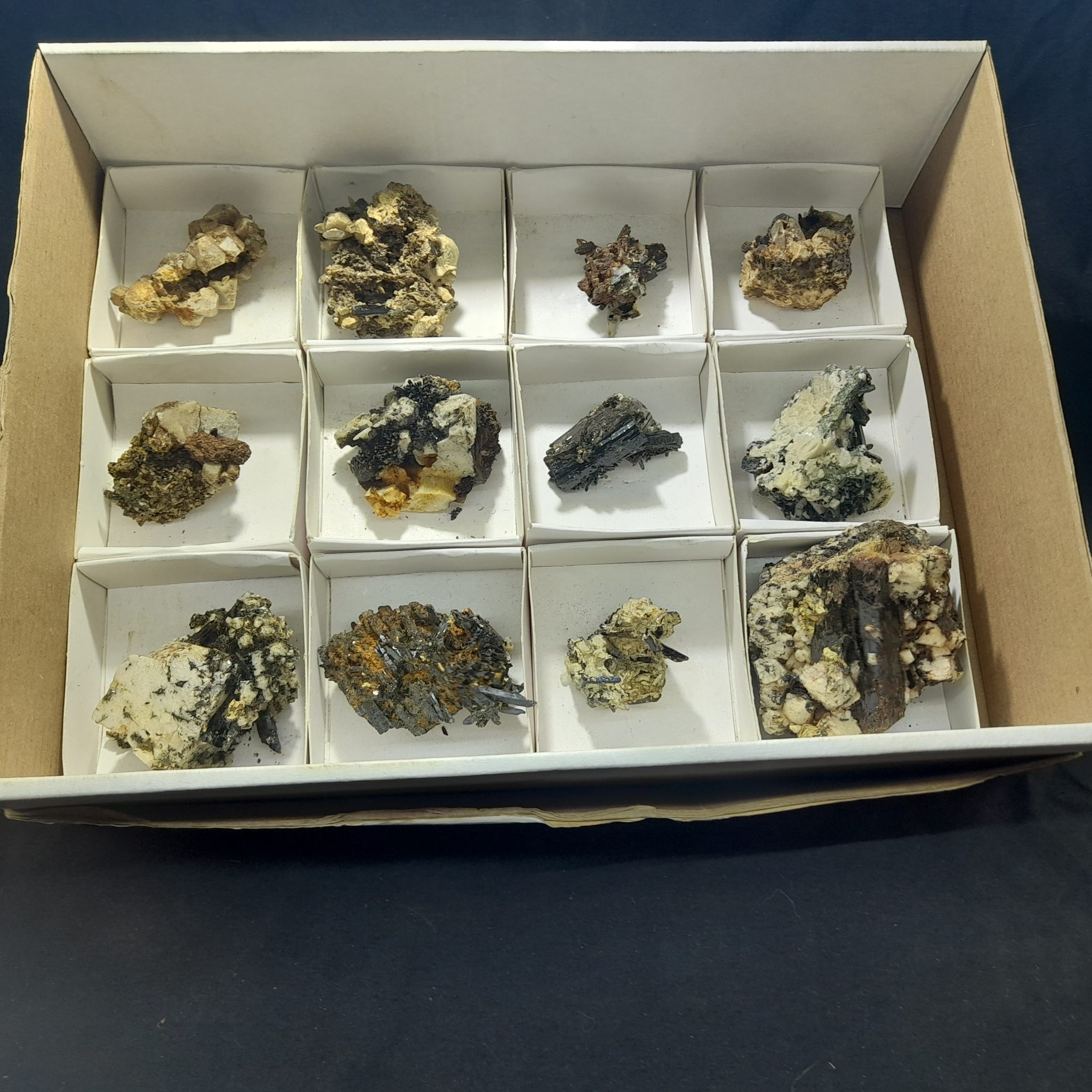 F mineral specimens Archives » AMAZONITE